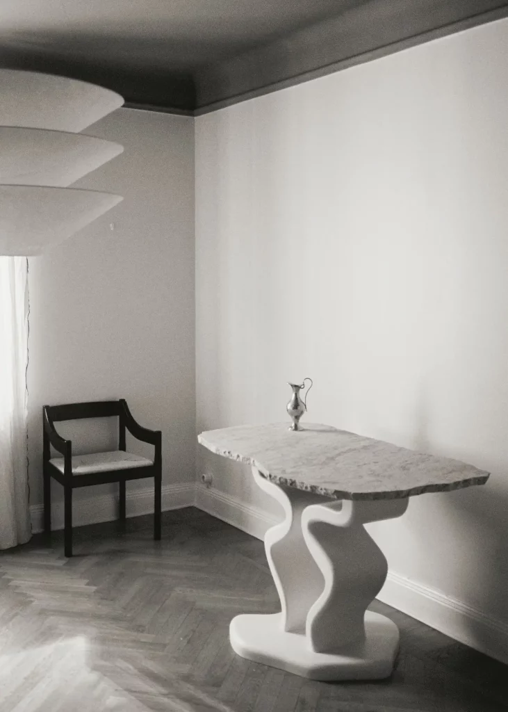 Object 001 - Podium - Louis Abel